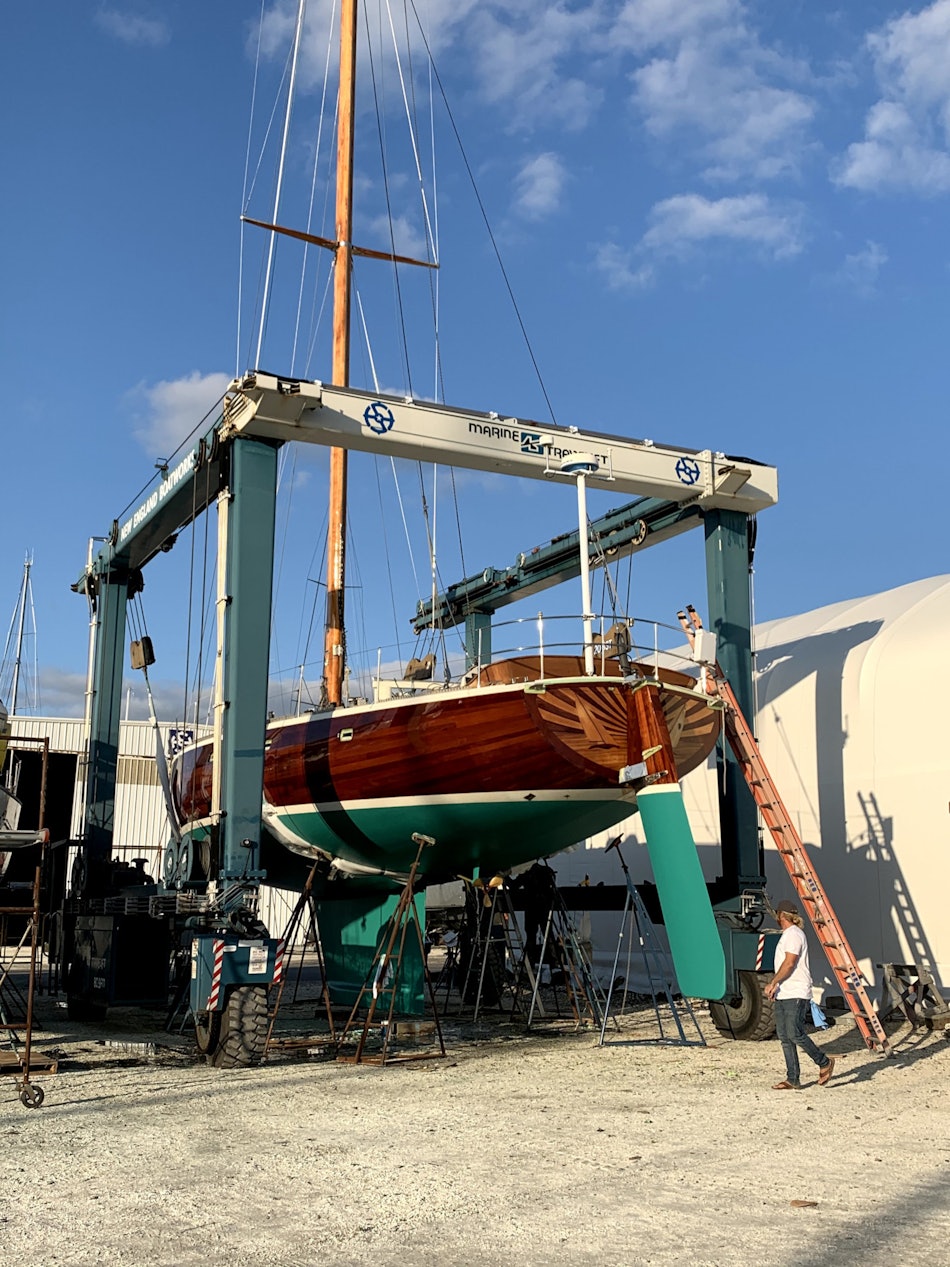 PASSING WIND Yacht For Auction | 62' Vic Carpenter 1992