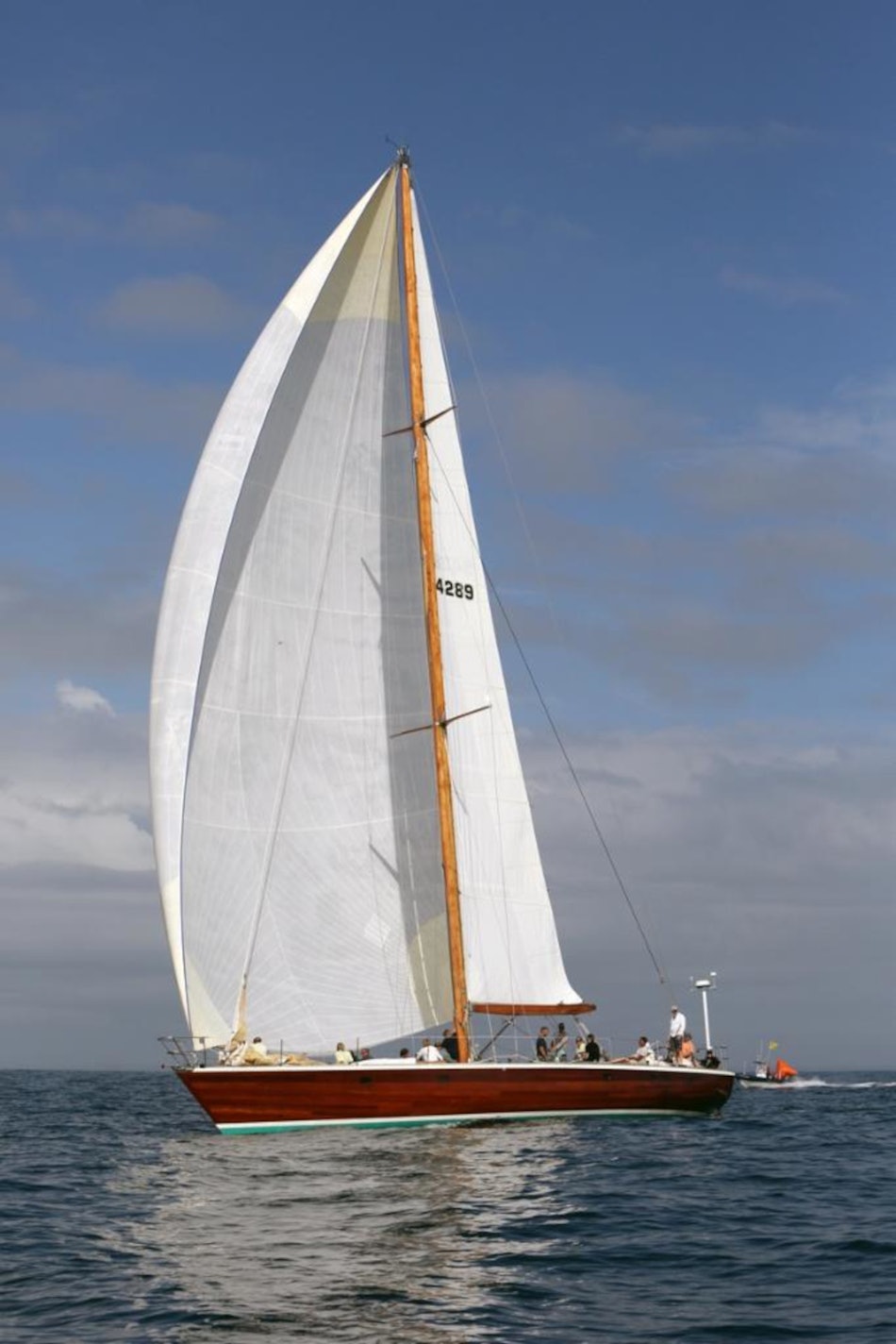 PASSING WIND Yacht For Auction | 62' Vic Carpenter 1992