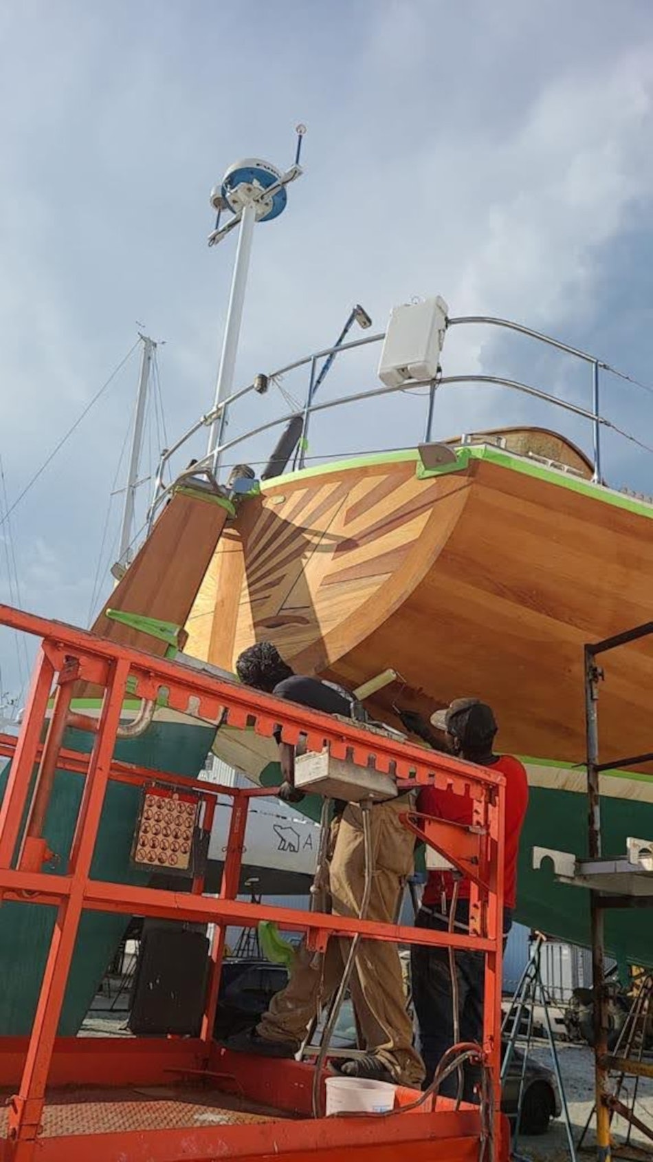 PASSING WIND Yacht For Auction | 62' Vic Carpenter 1992