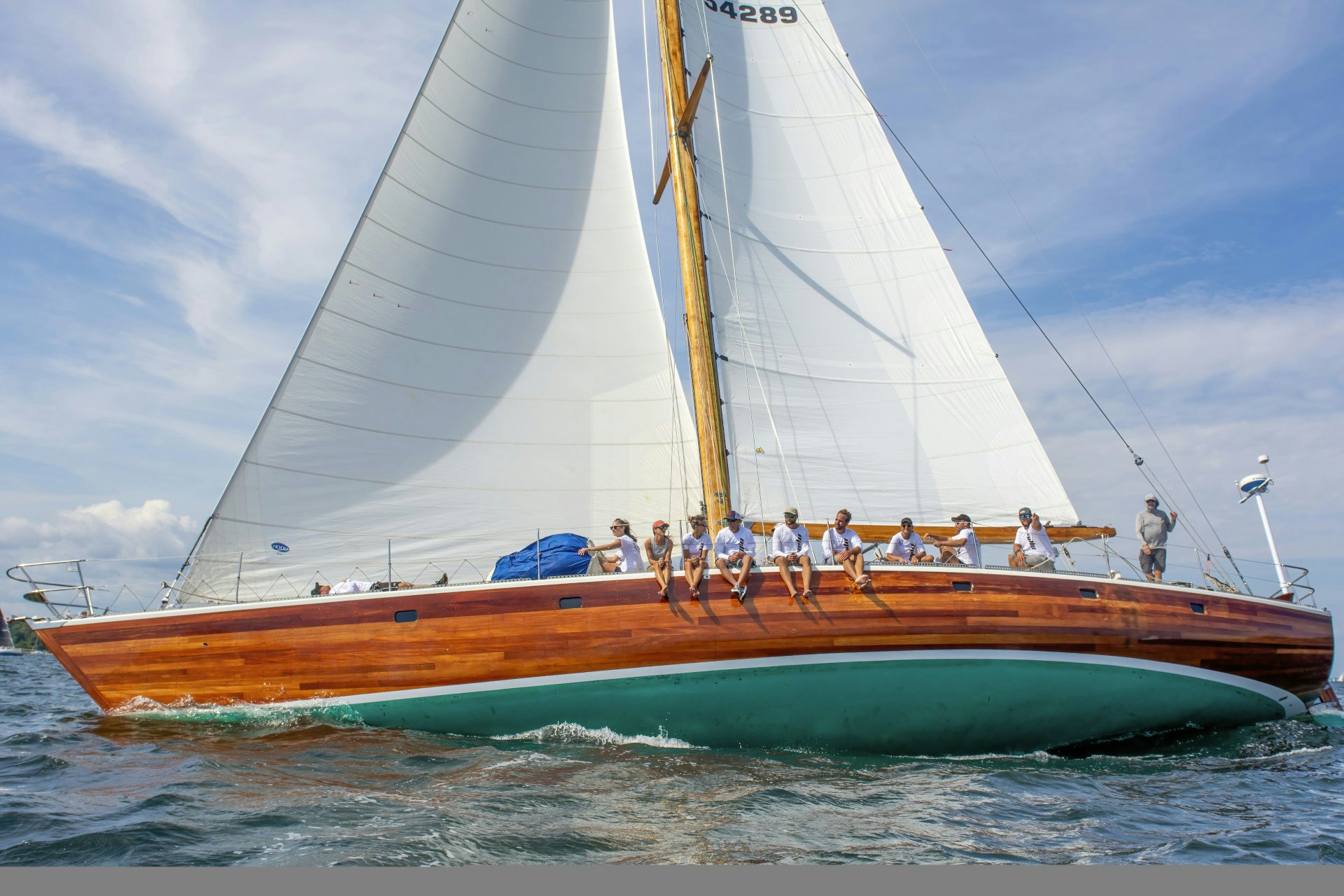 PASSING WIND Yacht For Auction | 62' Vic Carpenter 1992