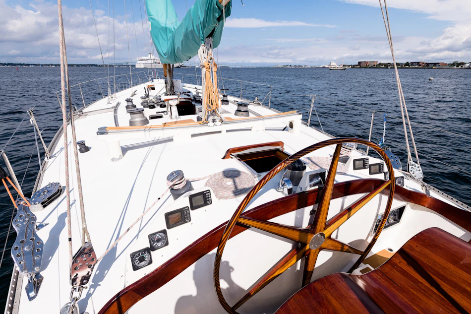 PASSING WIND Yacht For Auction | 62' Vic Carpenter 1992